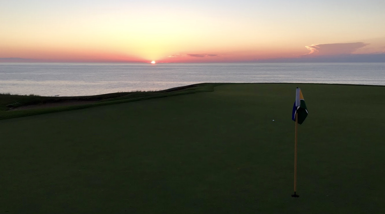 SUNSET SPECTACULAR AT ARCADIA BLUFFS – GEEKED ON GOLF