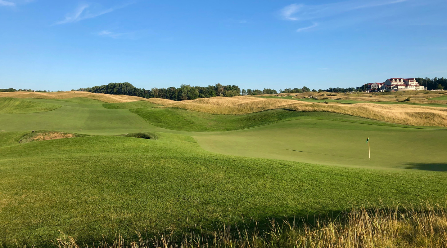 SUNSET SPECTACULAR AT ARCADIA BLUFFS – GEEKED ON GOLF